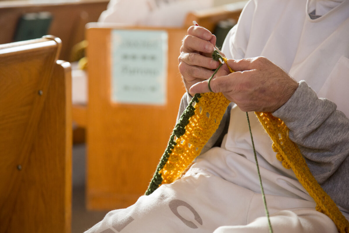 Crafters Anonymous: Utah prison inmates crochet gifts to give back to ...